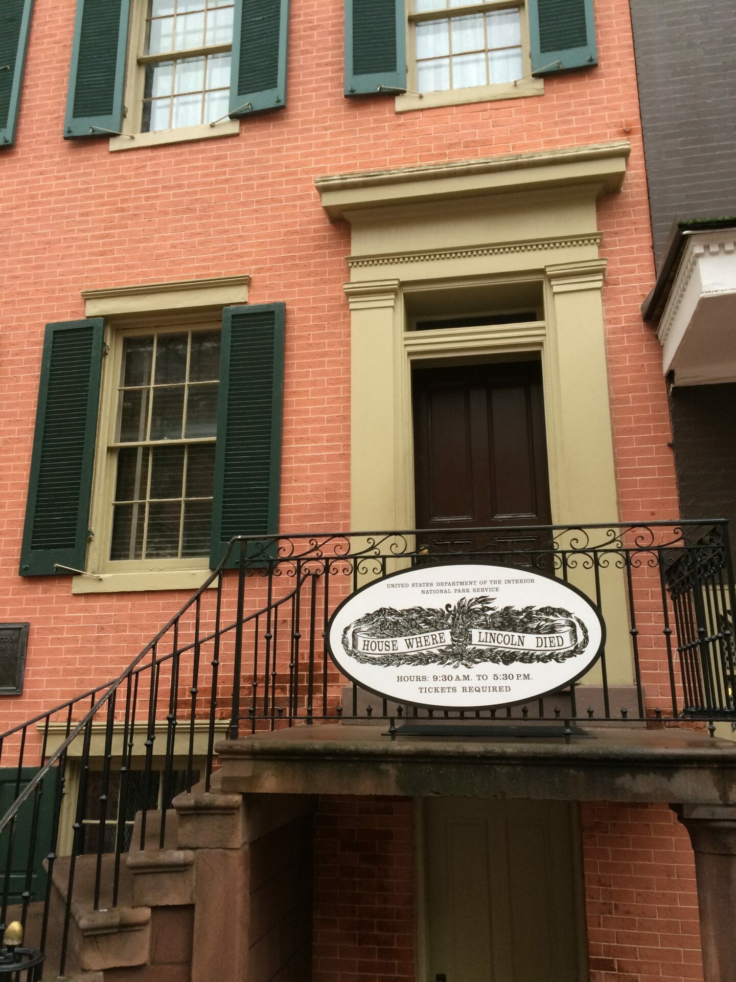 Spot enriched with historical background: Ford’s Theatre and Petersen ...