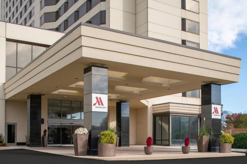 Discover Comfort and Convenience at Marriott Tysons Corner: A Perfect ...