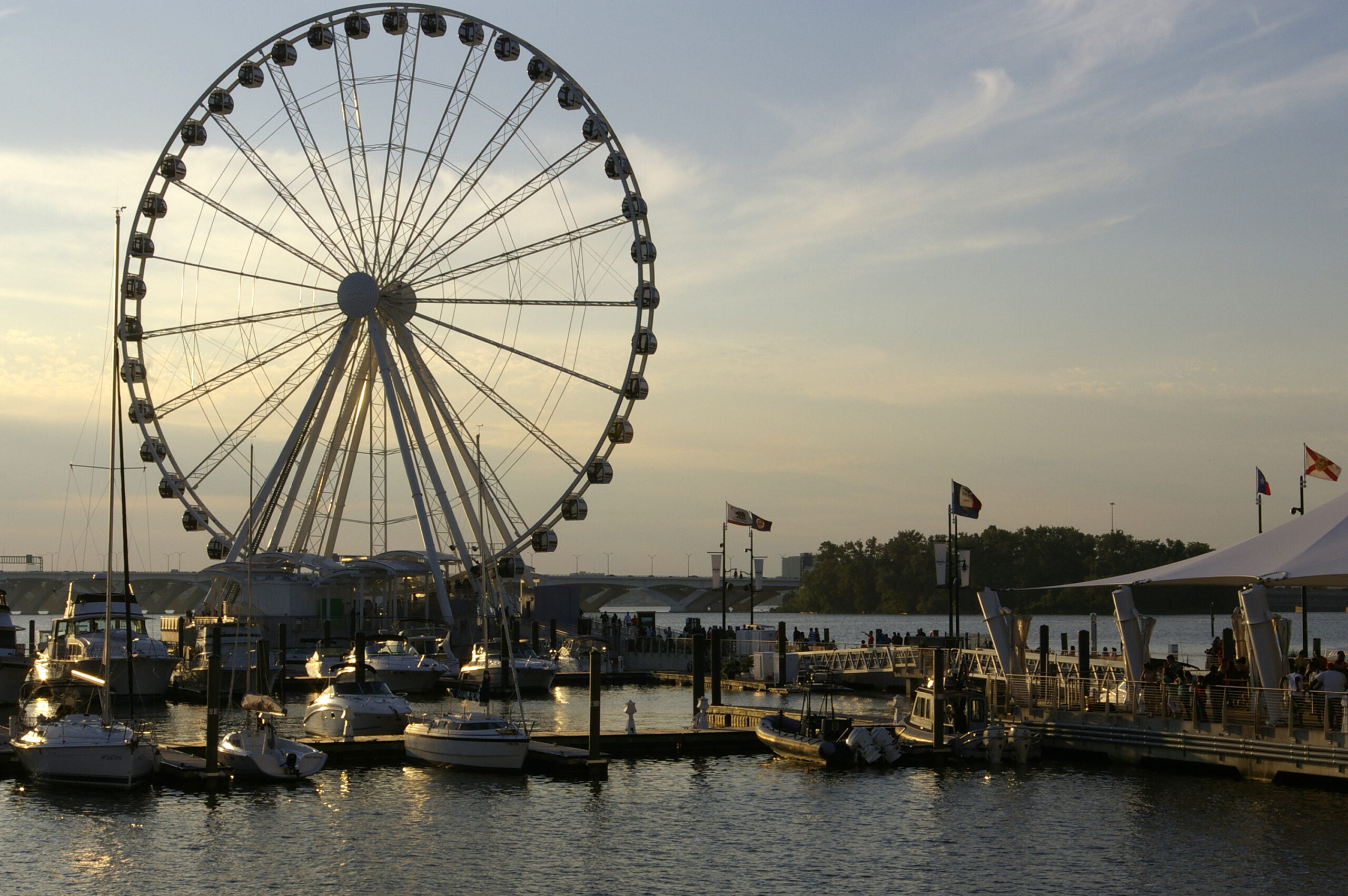 [Excursion] Spending a Holiday in National Harbor, Maryland | Travel D.C.